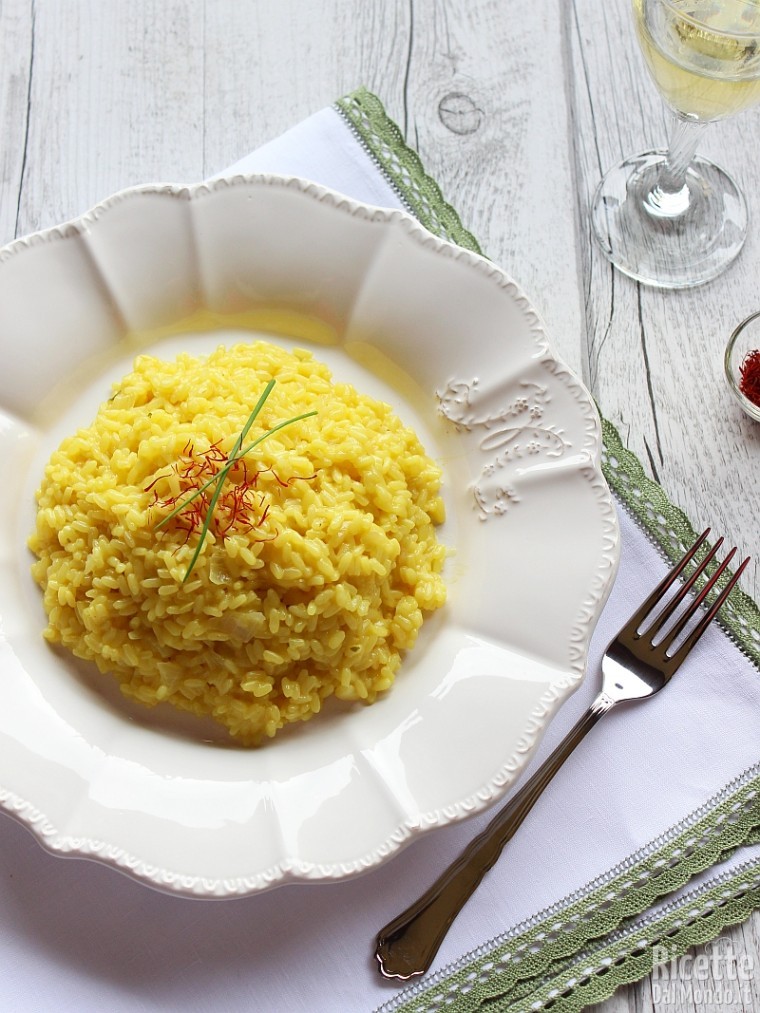Risotto Allo Zafferano Ricettedalmondo It